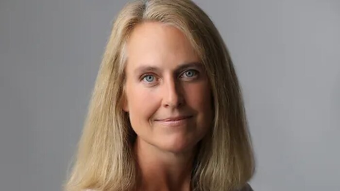 Renvoyée des conservateurs, une ex-candidate poursuit le parti de John ...