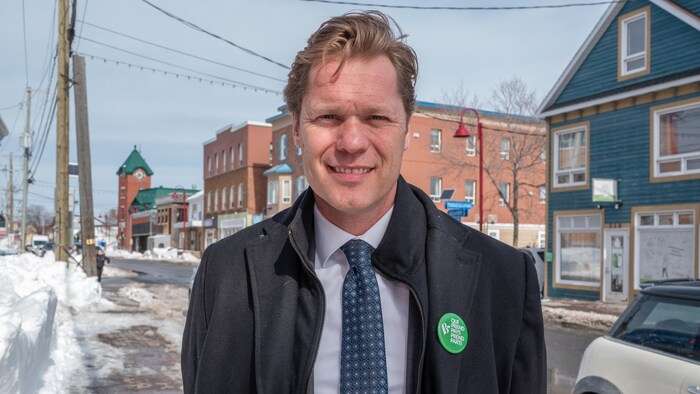 Joanne Thompson, de Terre-Neuve, succède à Diane Lebouthillier | Radio ...