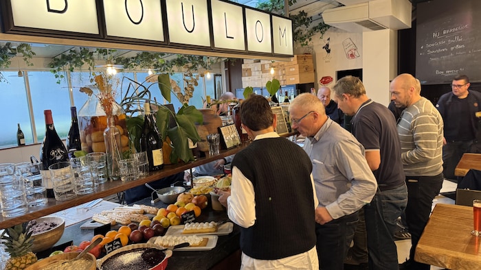 Les buffets gastronomiques parisiens, un succès à volonté? | Radio-Canada