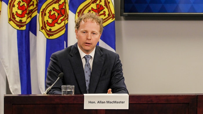 Budget de la Nouvelle-Écosse : un déficit pour financer des embauches ...