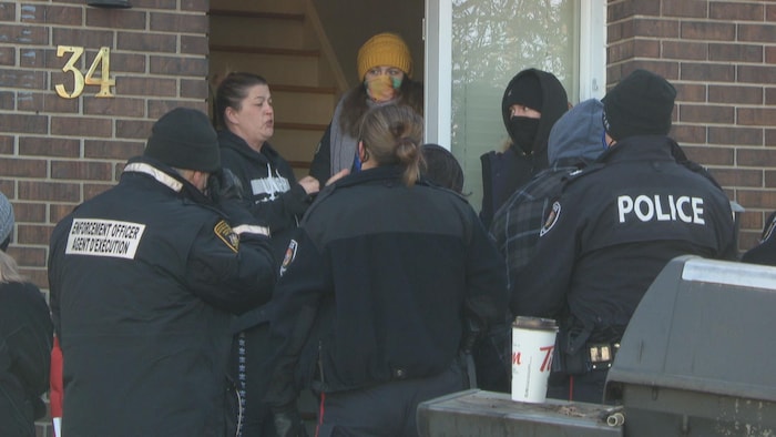 La communauté vient en aide à une proche aidante d'Ottawa évincée de ...
