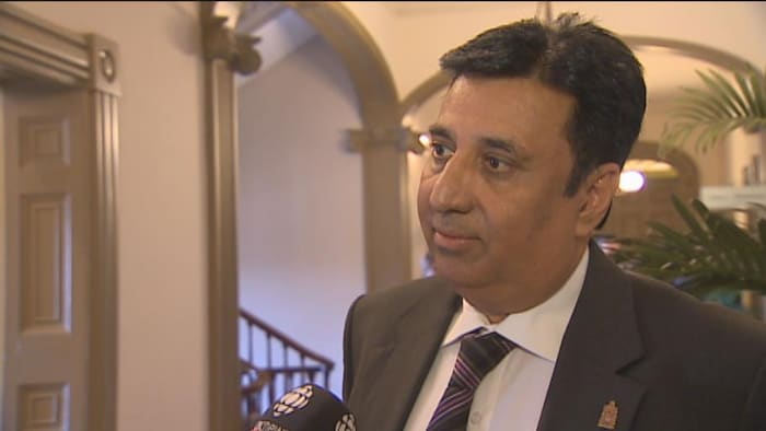 Un juge lance un ultimatum à l’entrepreneur controversé Amarjeet Singh ...