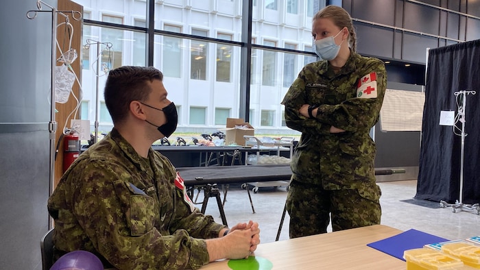 Les Forces armées canadiennes manquent de personnel médical | Radio-Canada