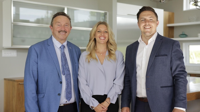 D’autres membres de l’Équipe Michel Michaud devant le comité de ...