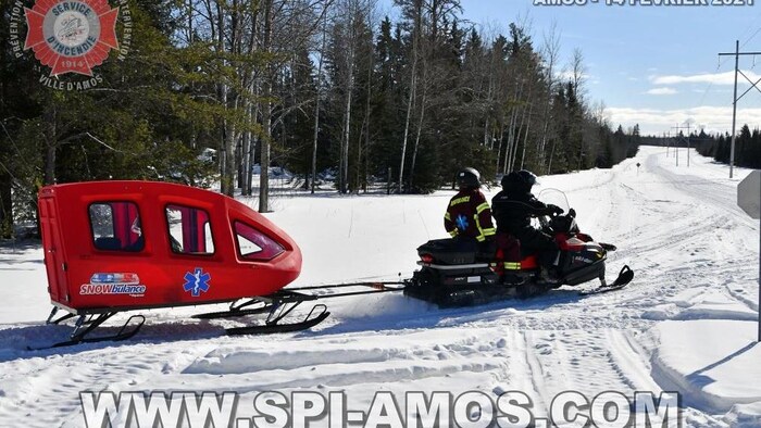 Les motoneigistes invités à la prudence dans les sentiers | Radio-Canada