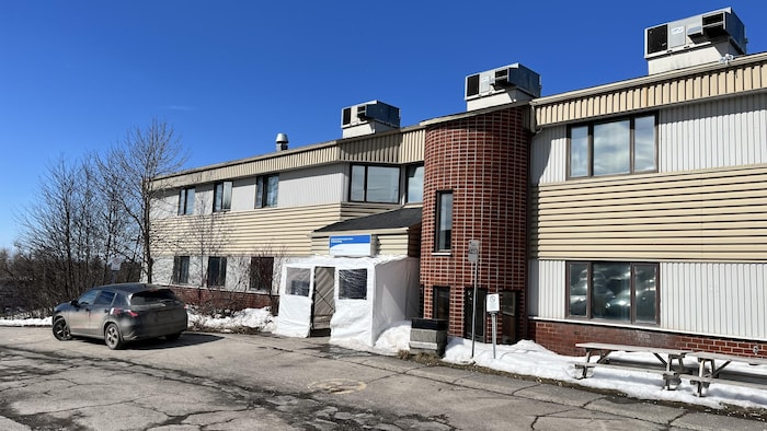 Le CLSC de Rivière-du-Loup emménage dans ses nouveaux locaux | Radio-Canada