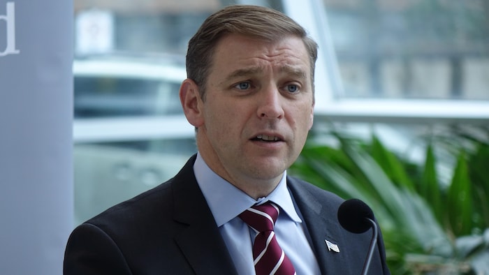 Churchill Falls : Andrew Furey ne veut pas montrer son jeu | Radio-Canada