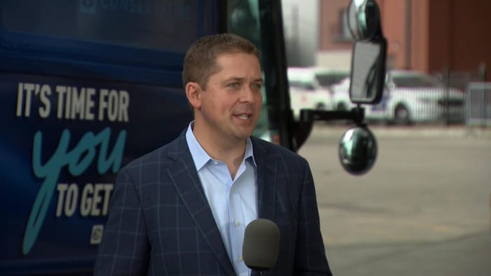 Andrew Scheer interrogé sur son corridor énergétique à son passage au ...