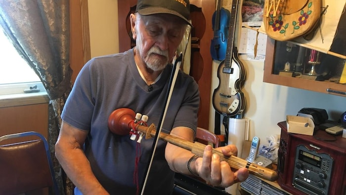 Décès d’Angus Beaulieu, légende du violon aux Territoires du Nord-Ouest ...