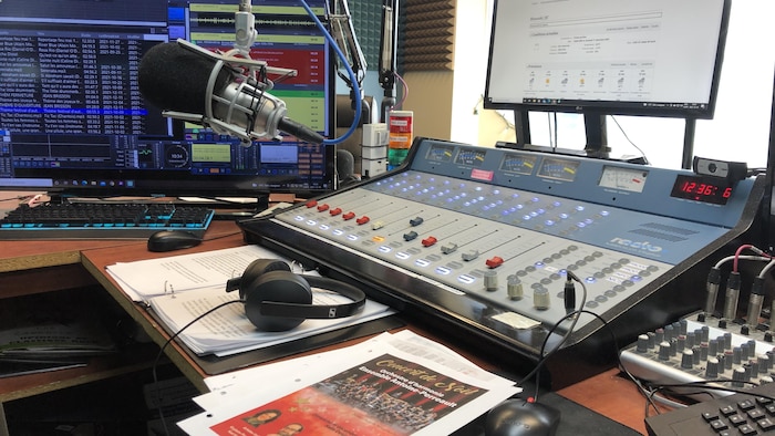 Jean Brisson termine une autre saison à la radio… à 90 ans ! | Radio-Canada