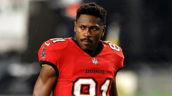 L’ancien joueur de la NFL Antonio Brown est accusé de tentative de ...