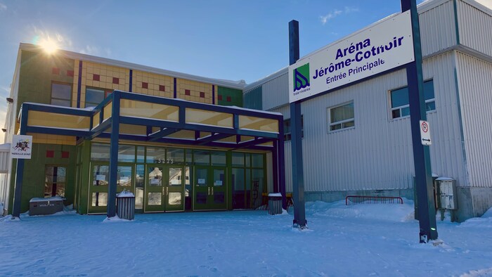 Un aréna de Trois-Rivières fermé d’urgence | Radio-Canada