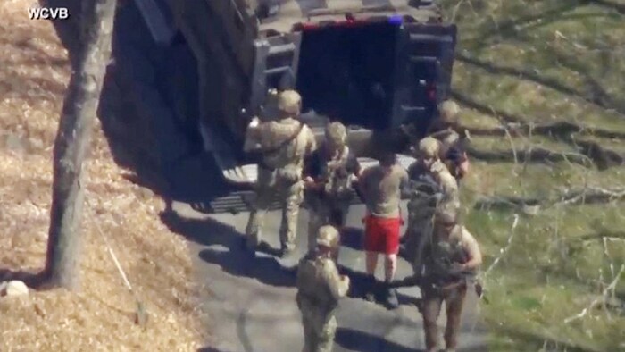 Fuite de documents classifiés : le FBI a arrêté un homme de 21 ans ...