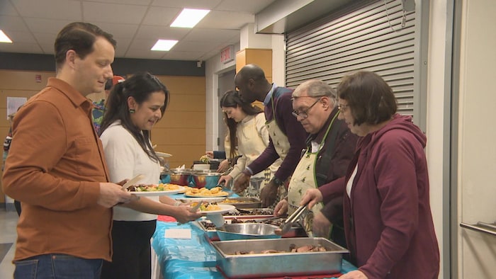 Un repas des Fêtes promeut la diversité culinaire et la culture ...