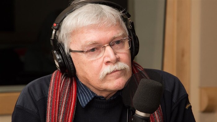 À la place du père, de Hugues Corriveau | Radio-Canada