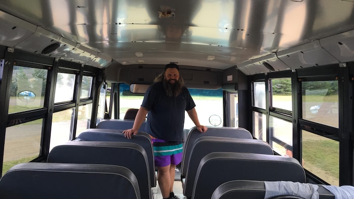 Le mythique autobus des Hôtesses d’Hilaire rend l’âme | Radio-Canada