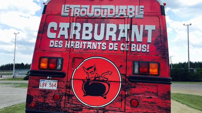 Le mythique autobus des Hôtesses d’Hilaire rend l’âme | Radio-Canada