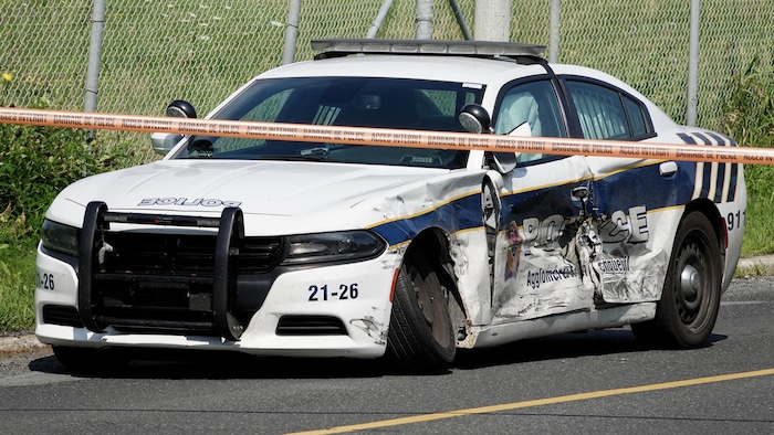 Deux policiers et un citoyen blessés dans une collision à Brossard ...