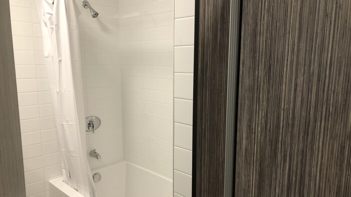 Rare incursion dans les locaux du centre jeunesse Val-du-Lac | Radio-Canada