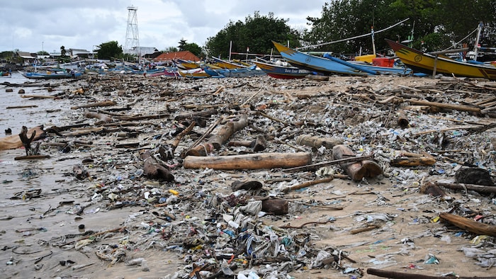 Indonésie : Bali envahie par une quantité record de déchets plastiques ...