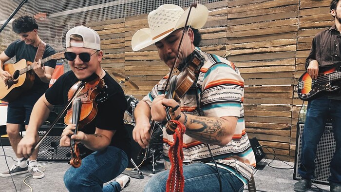 Les Barn Boys : de Saint-Laurent à La Broquerie | Radio-Canada