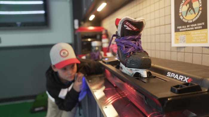 Âgé de 11 ans, ce jeune sportif possède déjà son entreprise d’aiguisage ...