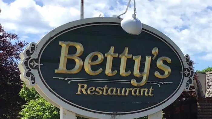 Doug Ford défend un député conservateur photographié sans masque dans ...