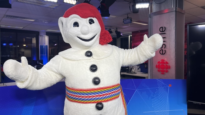 Bonhomme Carnaval en visite chez nous! | Radio-Canada