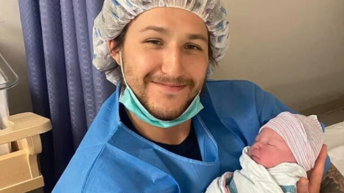 Un joueur autochtone des Panthers assiste à la naissance de son fils ...