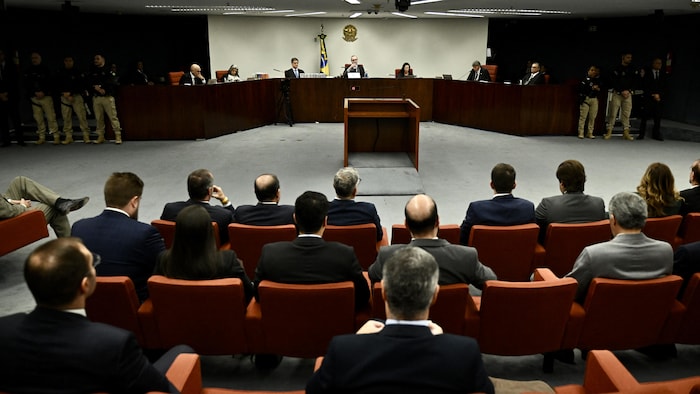 Bolsonaro condamné, verdict historique au Brésil | Radio-Canada