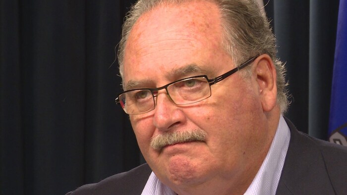 Brian Mason tire sa révérence | Radio-Canada