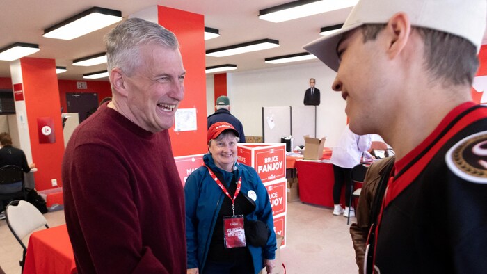 Bruce Fanjoy dit avoir battu Poilievre en écoutant les électeurs ...