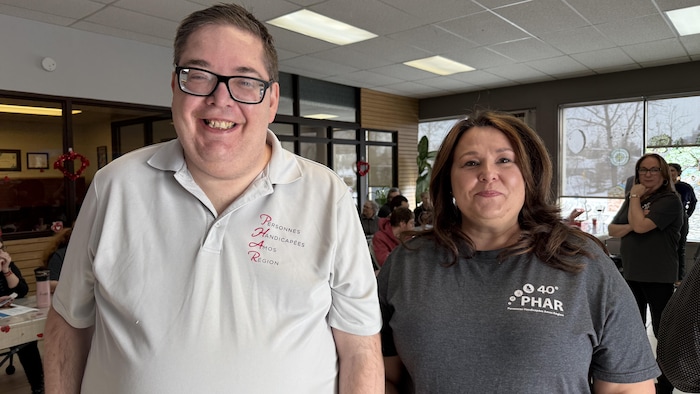 Amos adopte un plan pour mieux inclure les personnes handicapées ...
