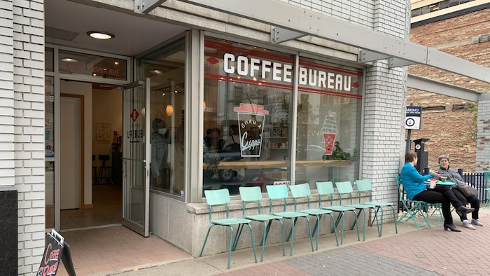 Elles posent nues sur Internet pour payer leurs études | Radio-Canada