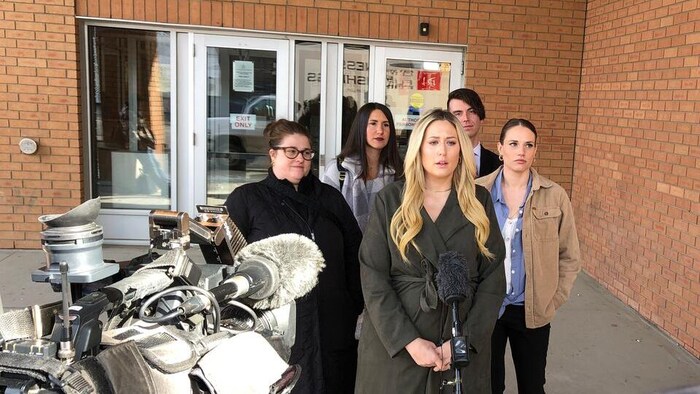 L’ancien directeur de la Legacy Christian Academy nie avoir frappé des ...