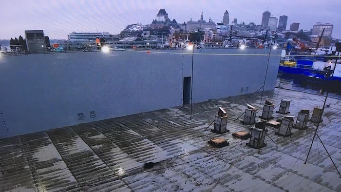 La cale sèche flottante du Nouveau-Brunswick est en activité dans le ...