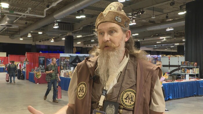 Un défilé au centre-ville donne le coup d’envoi de l’Expo Calgary ...