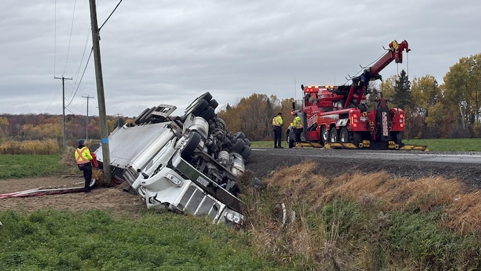 Une jeune femme meurt dans une sortie de route à Saint-Léon-le-Grand ...