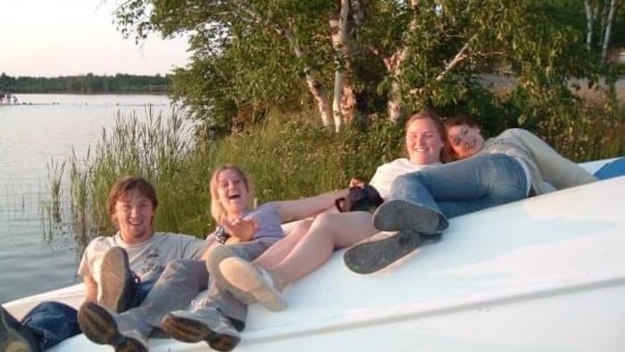 Un camp de vacances lui inspire une pièce de théâtre | Radio-Canada