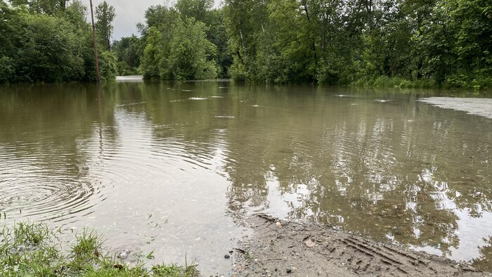 Les inondations forcent des évacuations à Sherbrooke et à Cookshire ...