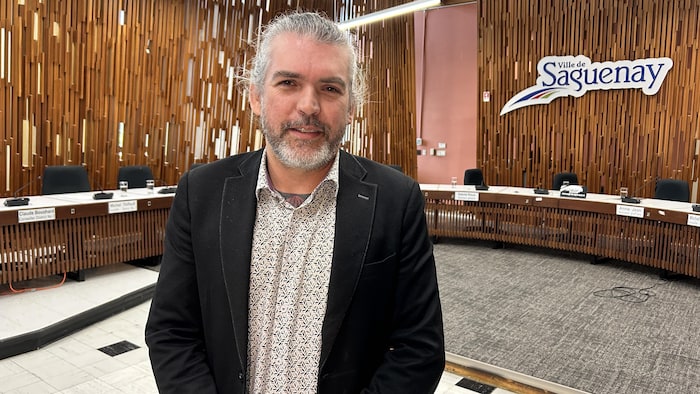 Plusieurs conseillers de Saguenay demandent le départ de Julie Dufour ...