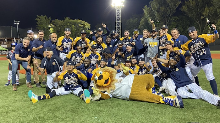 Les Capitales accèdent à la finale de la Ligue Frontier | Radio-Canada