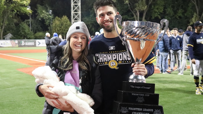 Les Capitales de Québec champions de la Ligue Frontière | Radio-Canada