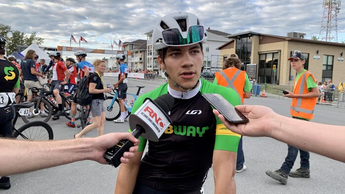 Le maillot brun à Équipe Canada après une étape au Tour de l’Abitibi ...