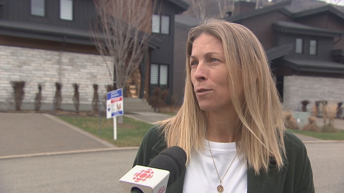 Le prix médian des unifamiliales a bondi de 21 % à Stoneham et Lac ...