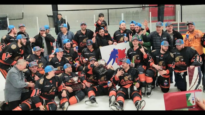 Un but miraculeux pour Alexis Dubé | Radio-Canada