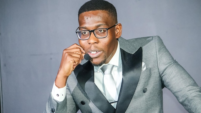 Un ex-leader du pasteur Mukendi condamné | Radio-Canada