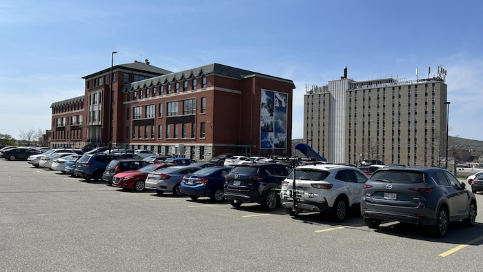 Le Cégep de Sherbrooke anticipe des coupes de 3 M$ | Radio-Canada