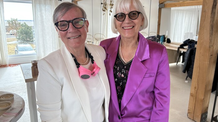 Éclats de rose pour les femmes atteintes du cancer du sein | Radio-Canada