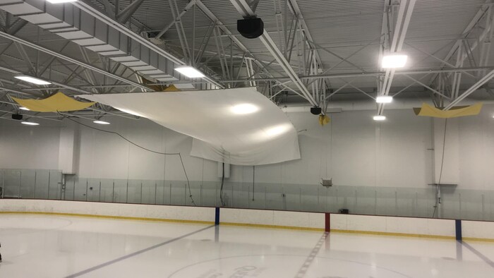 Infiltrations d’eau importantes au Centre sportif Marc-Simoneau | Radio ...